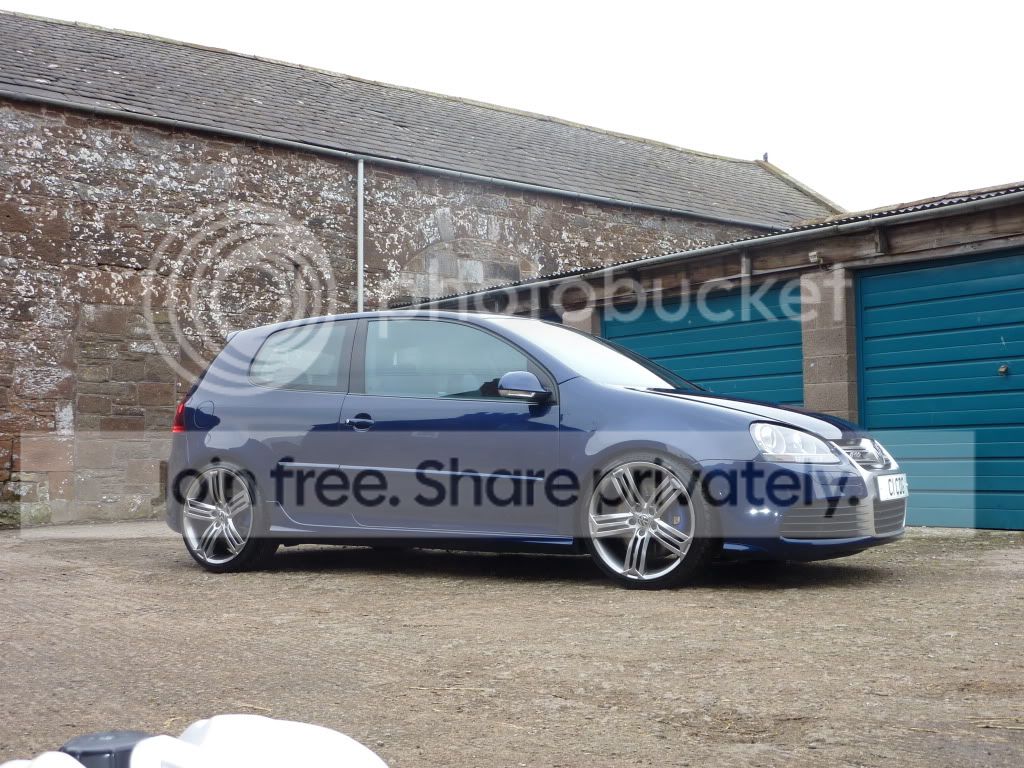 Freshly detailed shadow blue | VW Golf R32 Forum