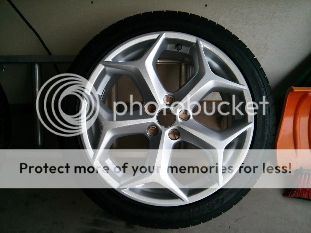 Vintage Gold + Metalizer on ST wheels. | Focus Fanatics Forum