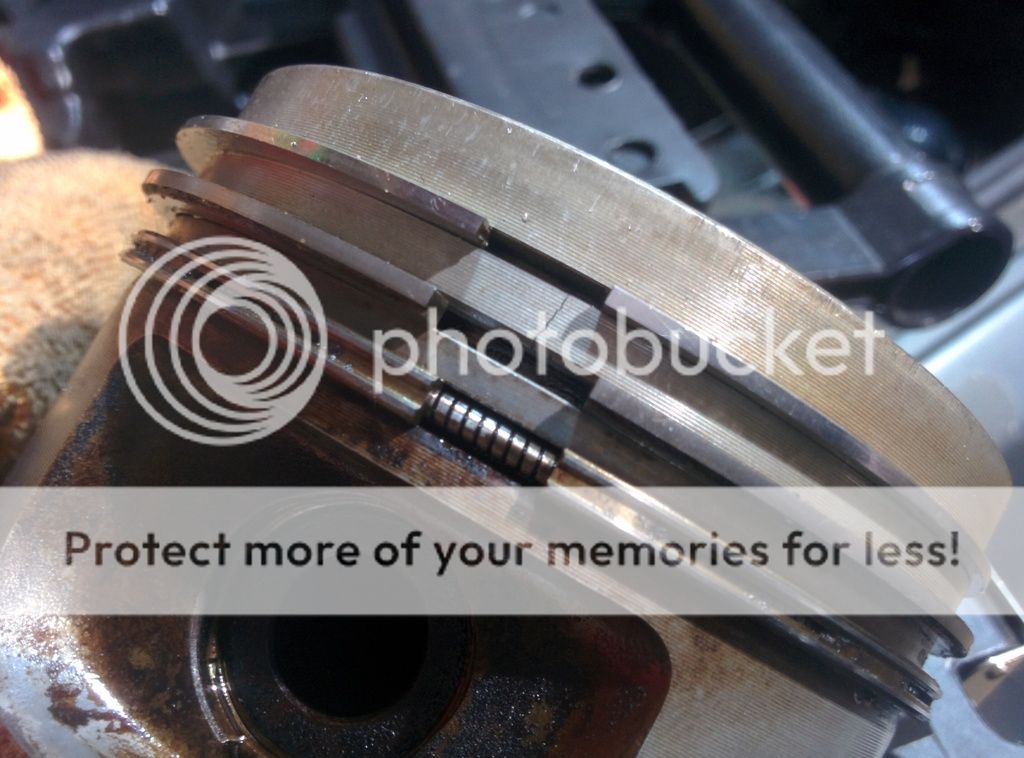 Piston cracked. Detonation?