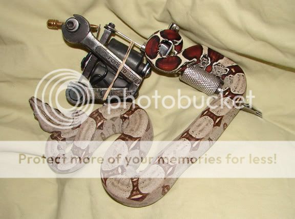 Lucky and his "GUN" - RedTailBoas Ultimate Reptile Community