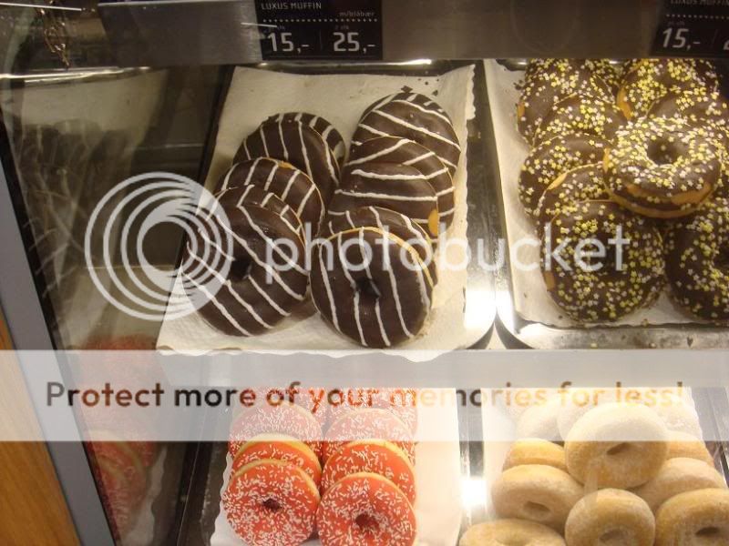 7-Eleven Nutella-filled Donut Photo by boygrinderx | Photobucket