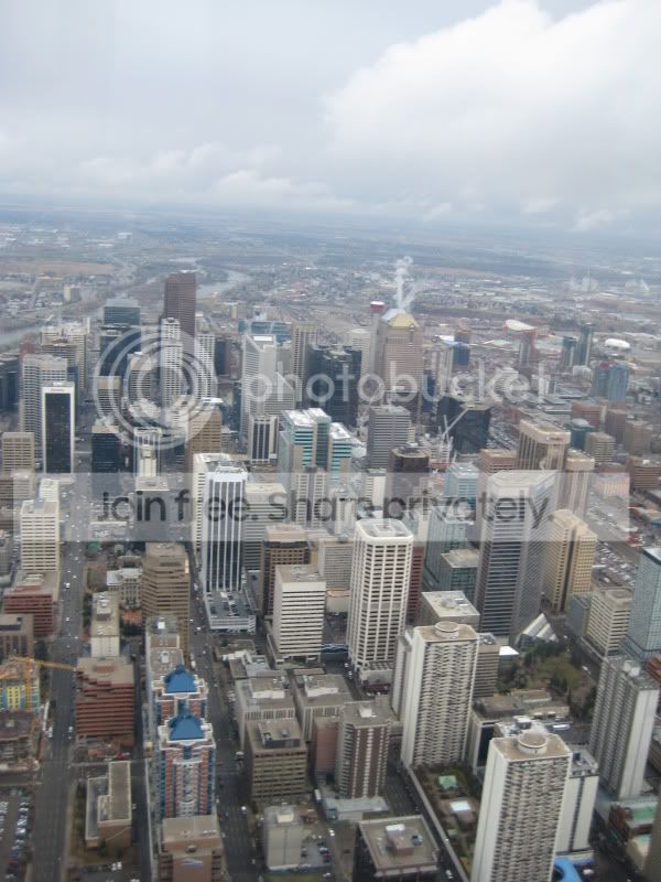Skyline competition: Calgary vs Denver (map, skyscrapers, size, airport ...