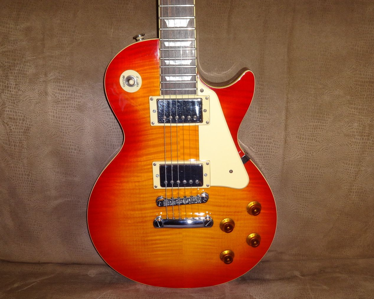 Agile LP 2500 Cherry Sunburst - Electric Guitars - Harmony Central