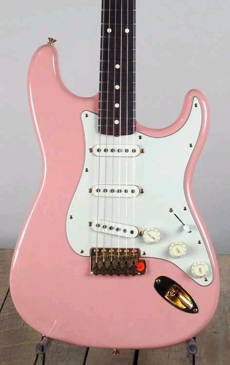 Show us the best looking strat you have a picture of. - Electric ...