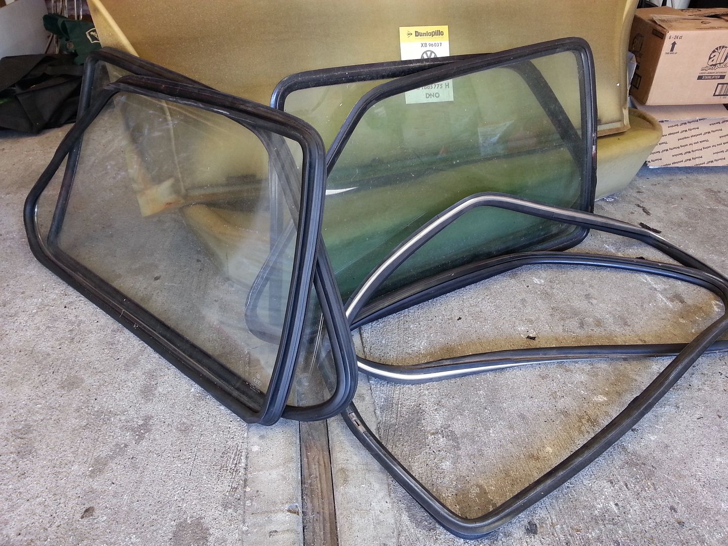 MkI Rabbit rear hatch glass & 1/4 window glass/seals | VW Vortex ...