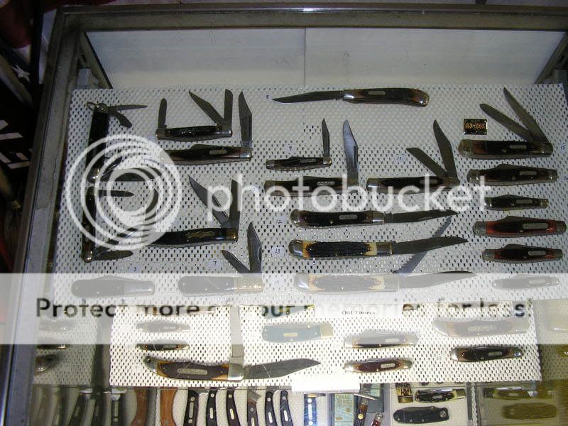 Old Timers on display - All About Pocket Knives