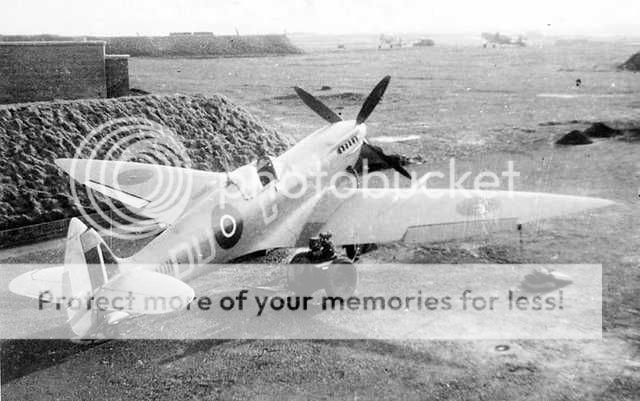 Spitfire Mk.VII MD114 DU*G – Question about fuselage roundel - Aircraft ...