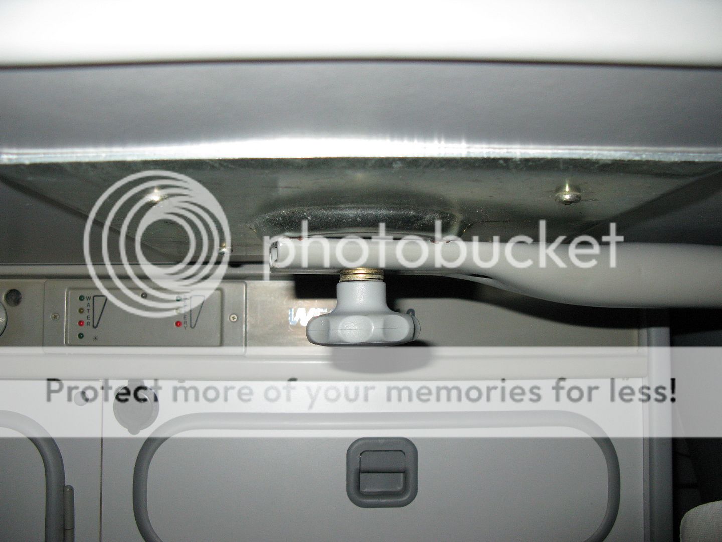 TheSamba.com :: Vanagon - View topic - Stowing front table