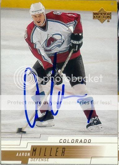 Can anybody identify this autograph? : r/hockey