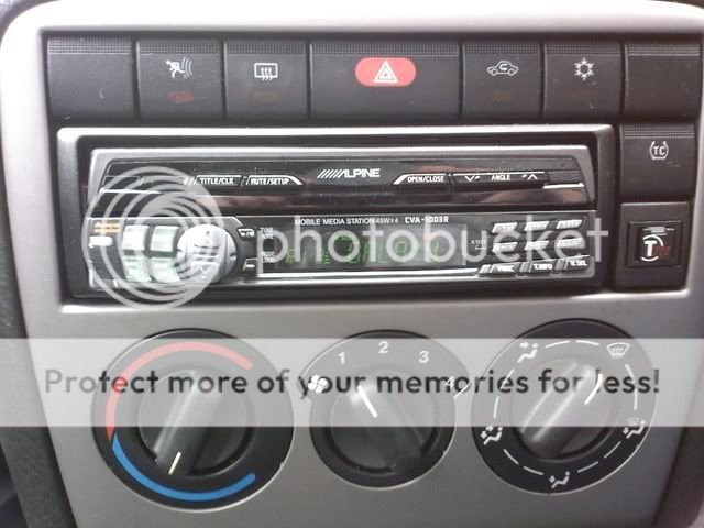 F/S: Alpine CVA 1003R Monitor & Centurion dvd899 CD/DVD player ...