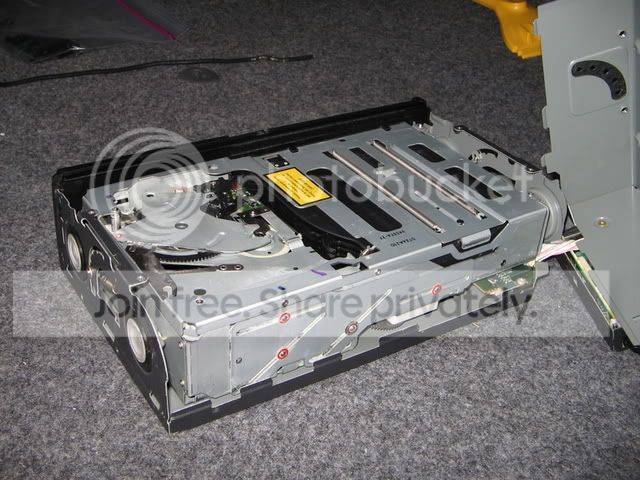 E36 stock trunk CD-changer won't eject the magazine tray...HELP!