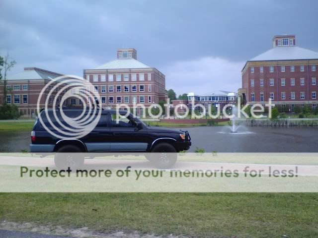 empty campus=good photo shoot/police intervention - Toyota 4Runner ...