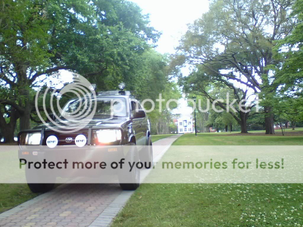 empty campus=good photo shoot/police intervention - Toyota 4Runner ...