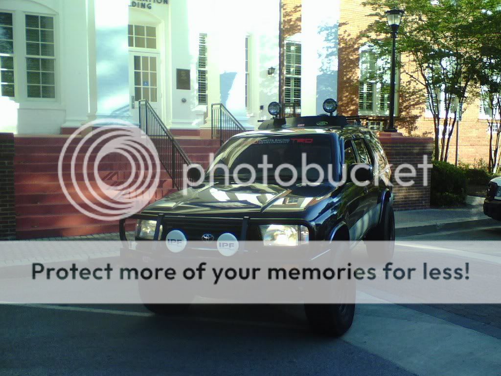 empty campus=good photo shoot/police intervention - Toyota 4Runner ...