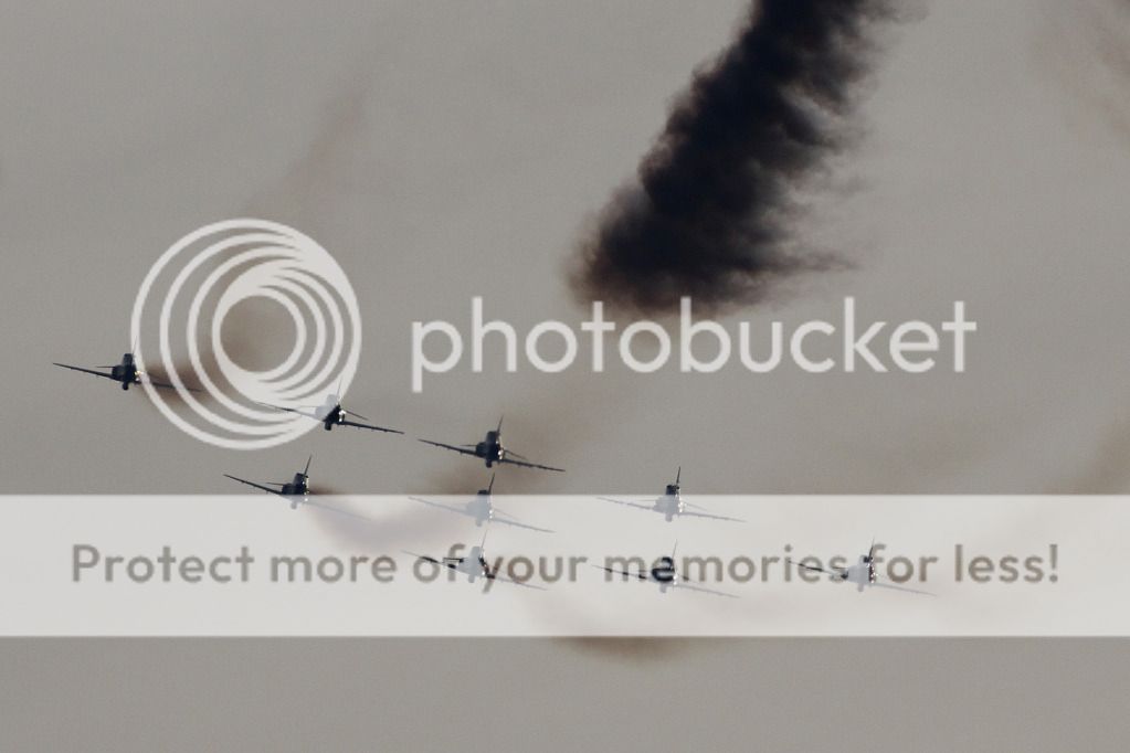 Red Arrows 9-ship @ Coningsby - FighterControl