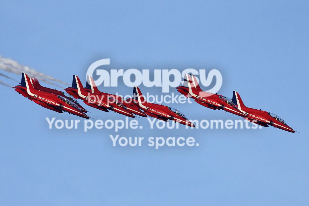 Red Arrows 9-ship @ Coningsby - FighterControl
