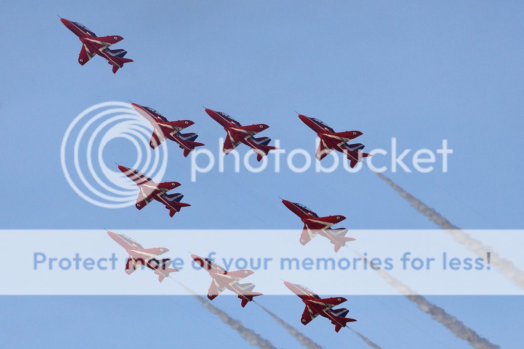 Red Arrows 9-ship @ Coningsby - FighterControl