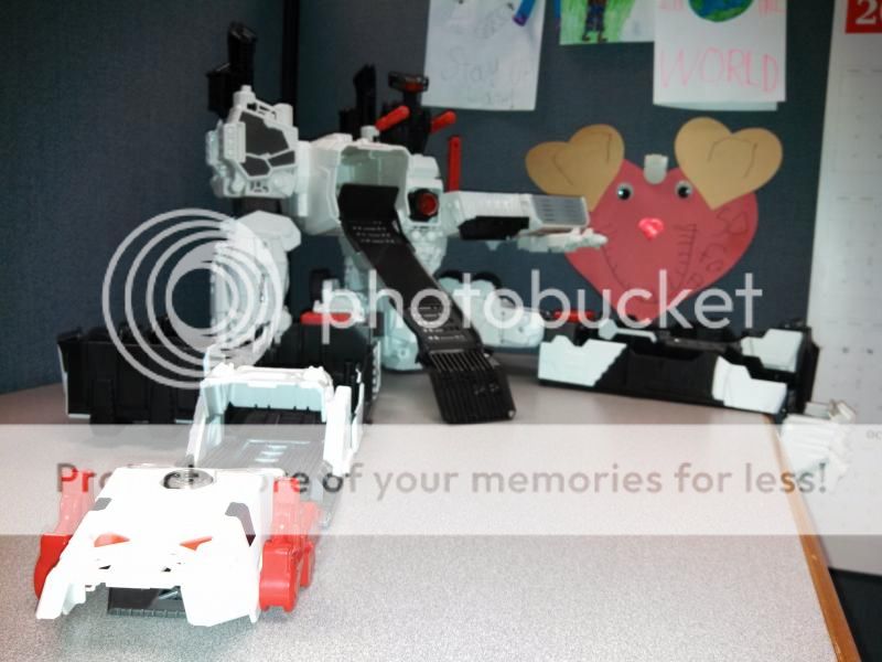 Minor/Repaint: - Gens Metroplex ramp extension | TFW2005 - The 2005 Boards