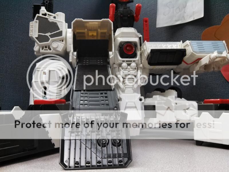 Minor/Repaint: - Gens Metroplex ramp extension | TFW2005 - The 2005 Boards