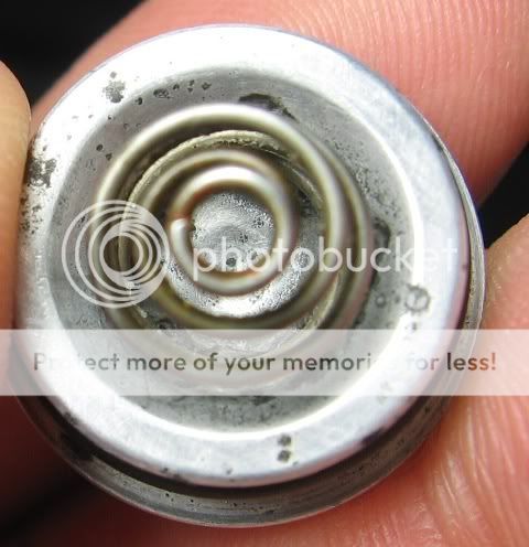 Surefire 6R with B65 - dirty inside - how to clean? Tips appreciated ...