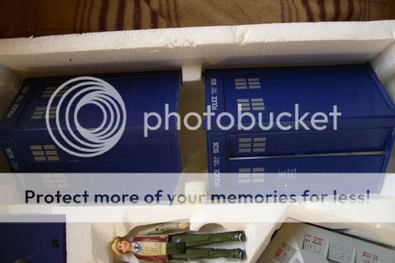 Dapol 25th Anniversary Tardis Console Room Playset.: doctorwho ...