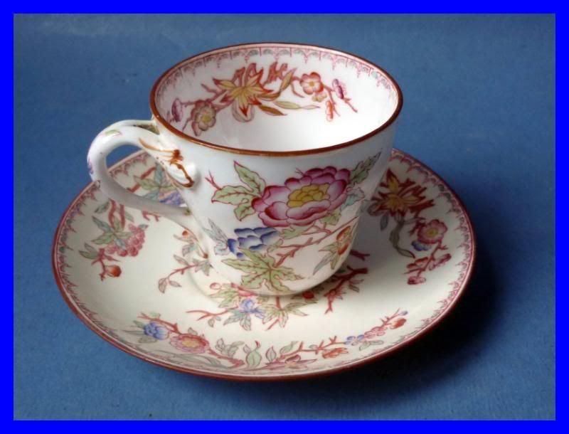 Coffee cup in Sarreguemines China, Minton Design, 1900