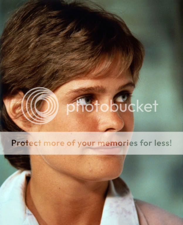 Sarah Holcomb (Actress) ~ Complete Biography [Age,Images,Movies]