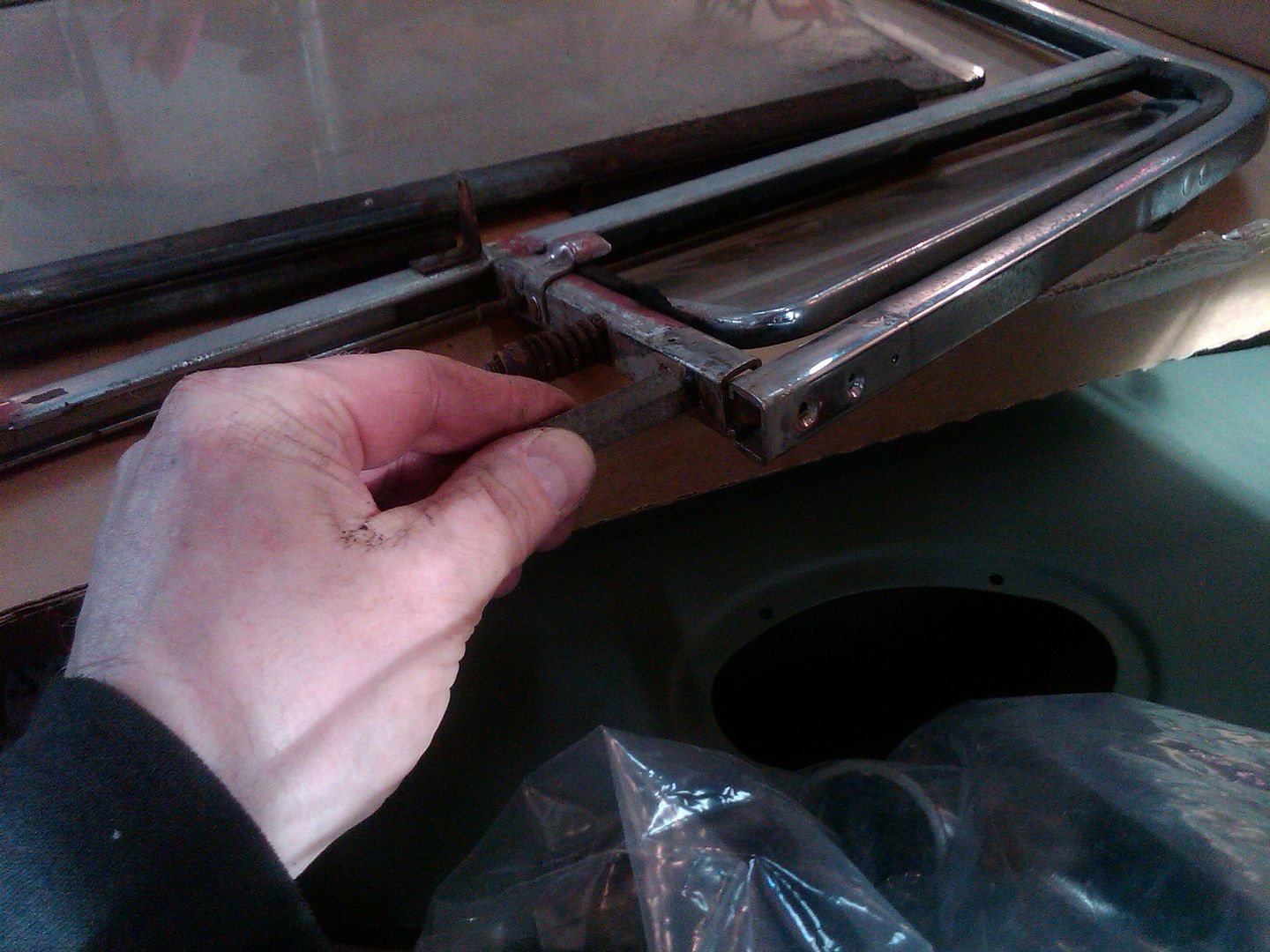 MGA Coupe doors window removal : MGA Forum : The MG Experience