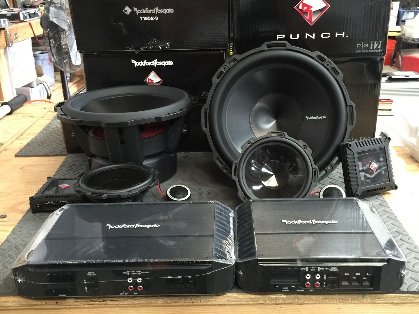 Father and Son Project: 2002 Yukon - Rockford Fosgate Sound System ...