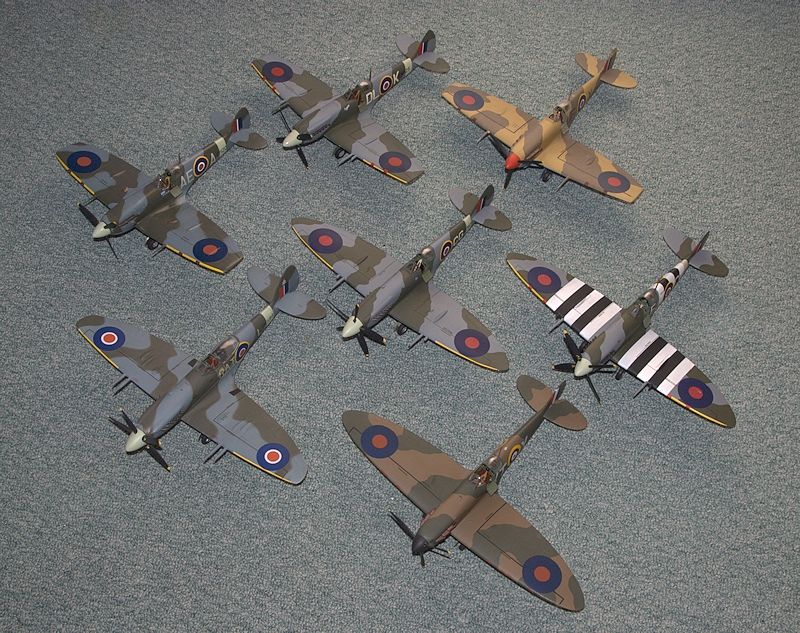 1/32 Spitfire family portrait - UK Airshow Review Forums