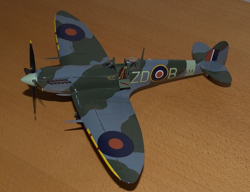A Pair of 1/48 "Modern" Spitfires - UK Airshow Review Forums