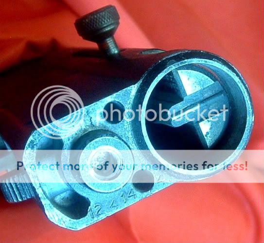 Broken Gevarm E1 and parts diagram in French | Canadian Gun Nutz