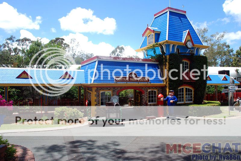 Australian Dreamworld; Back to Back to the Future; Universal Studios ...