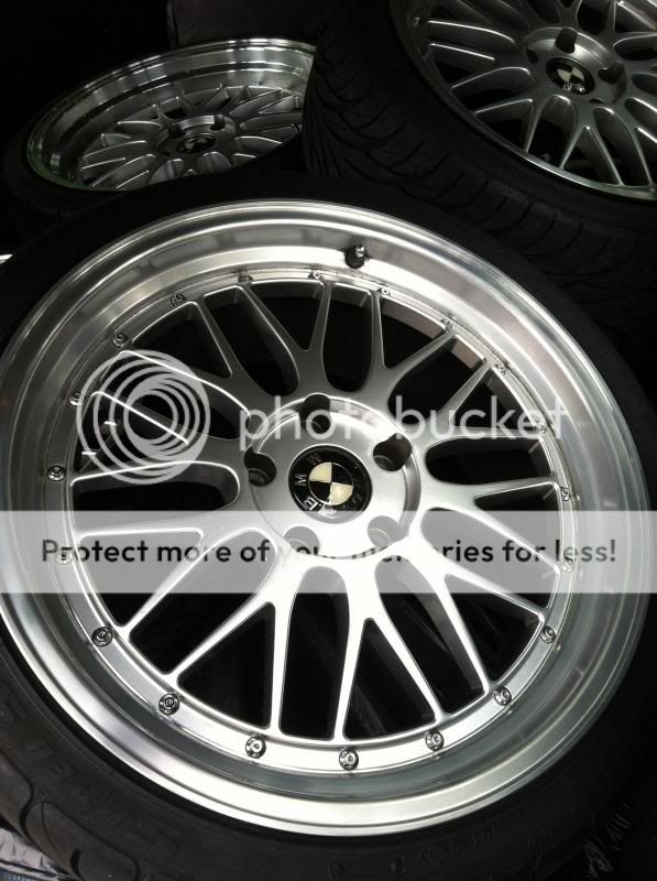 *FS* varrstoen ES1 19 inch with tires.