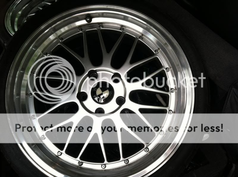 *FS* varrstoen ES1 19 inch with tires.
