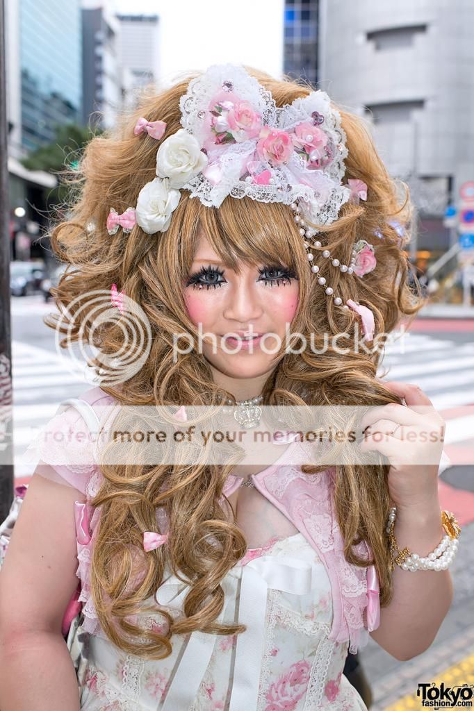 Hime-Gyaru-Shibuya-2012-06-24-DSC5454_zpsc82262ec.jpg