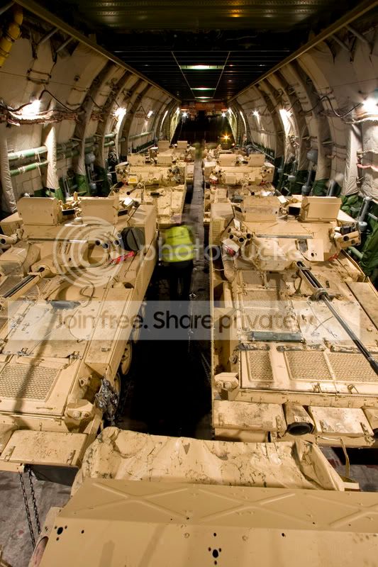 An 124 and tanks - UK Airshow Review Forums