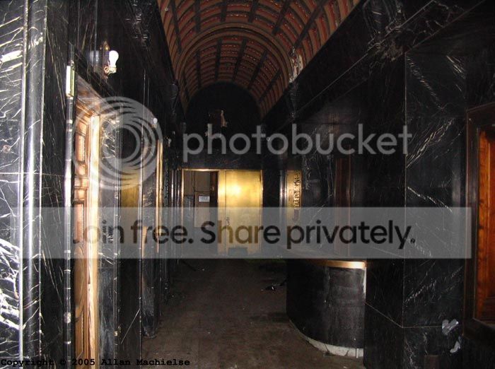 Exploring Broderick Tower - Detroit - UrbanPlanet.org