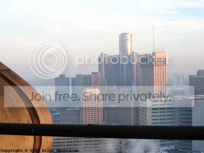 Exploring Broderick Tower - Detroit - UrbanPlanet.org