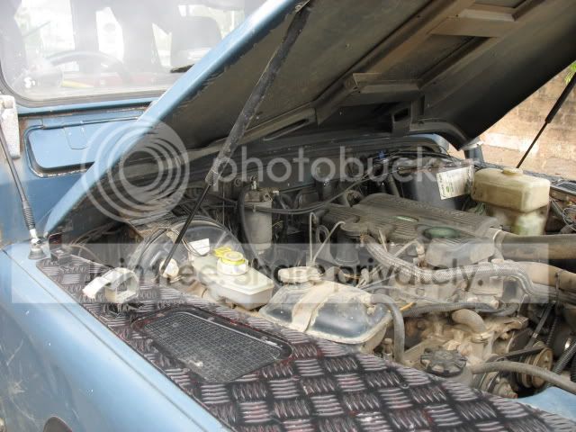 Defender 90 Bonnet Struts | LandyZone - Land Rover Forum
