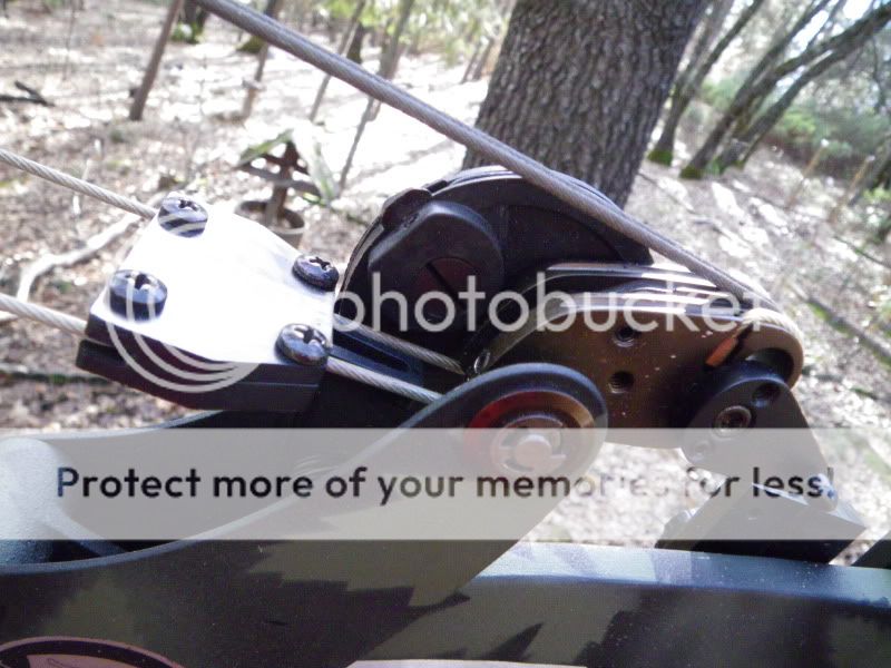 Mint Oneida Tomcat X-80 archery bow, w/ tons of extras