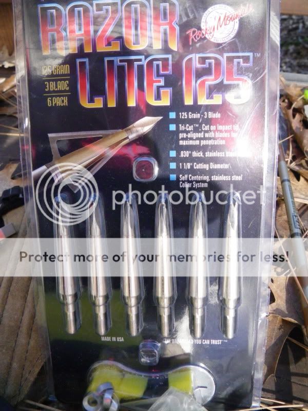 Mint Oneida Tomcat X-80 archery bow, w/ tons of extras