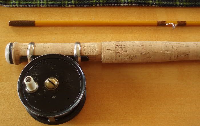 up or down locking reel seat vs sliding ring style seat | Fishing with ...