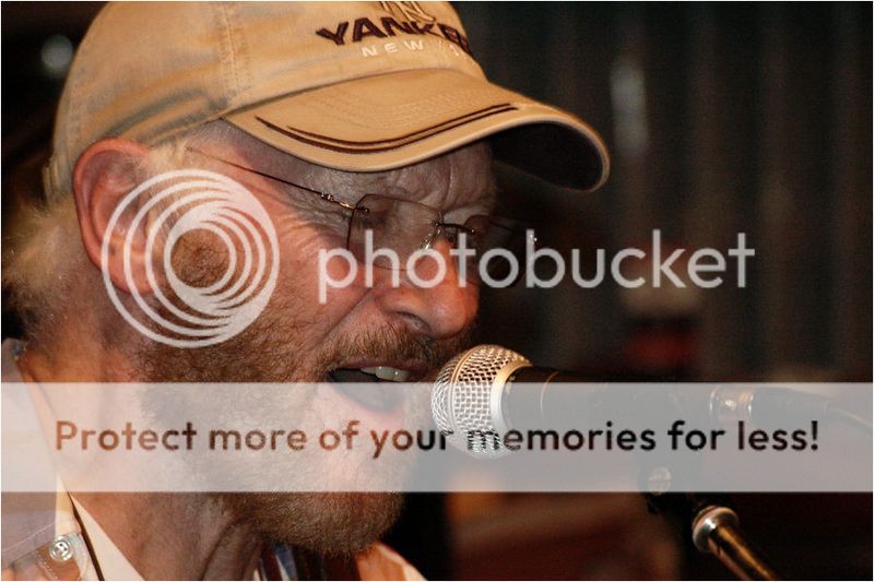 Britse Zanger Tony Sheridan (72) is op 16 februari 2013 overleden ...