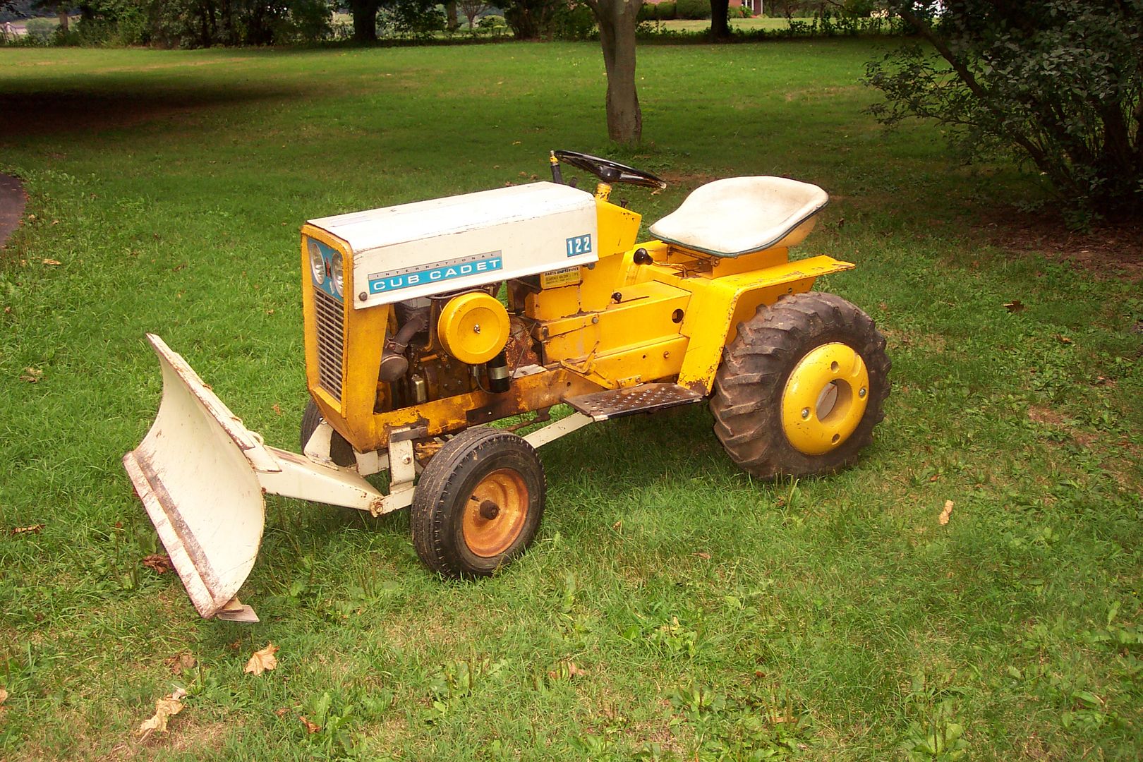 snow blade manual lift bracket and lift arm - Only Cub Cadets