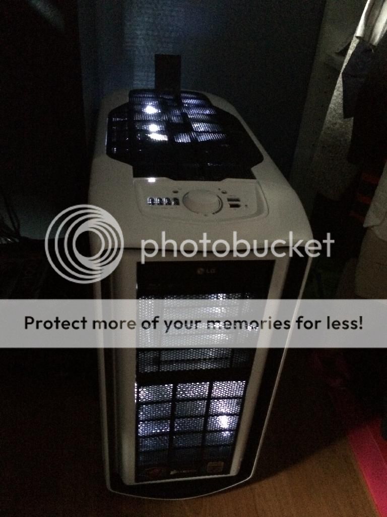 Show Off - My new ice white PC set up. | Se7enSins Gaming Community